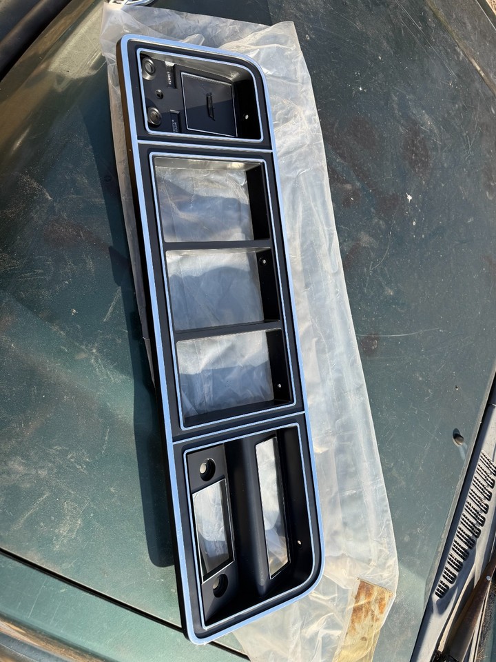 73-79 FORD PICKUP & 78-79 BRONCO NEW INSTRUMENT CLUSTER BEZEL - PAINTED ...