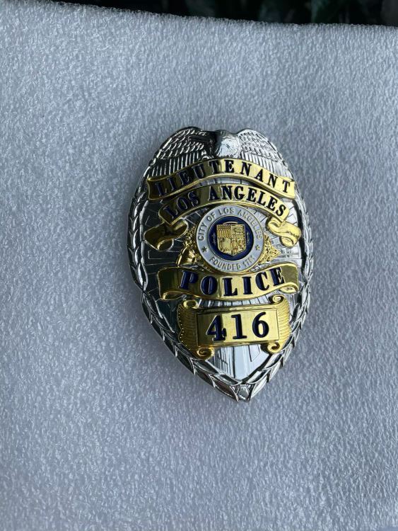 Columbo - Lieutenant (Early) Detective Badge 416 | eBay