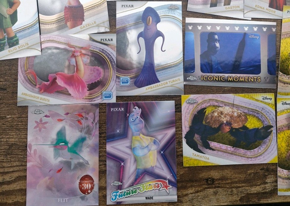 Topps Disney Chrome 2025 Bundle - Ariell Blue 150/Yellow Diamond ...