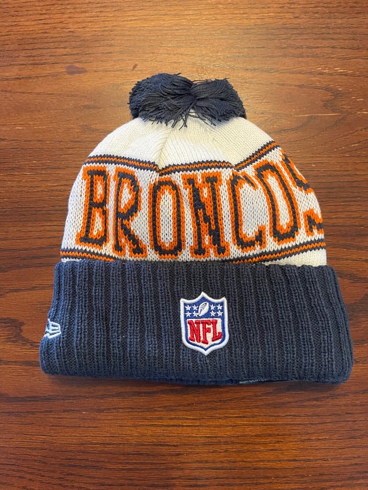 NFL 2023 DENVER BRONCOS NEW ERA SIDELINE ON FIELD SPORT KNIT Beanie POM ...