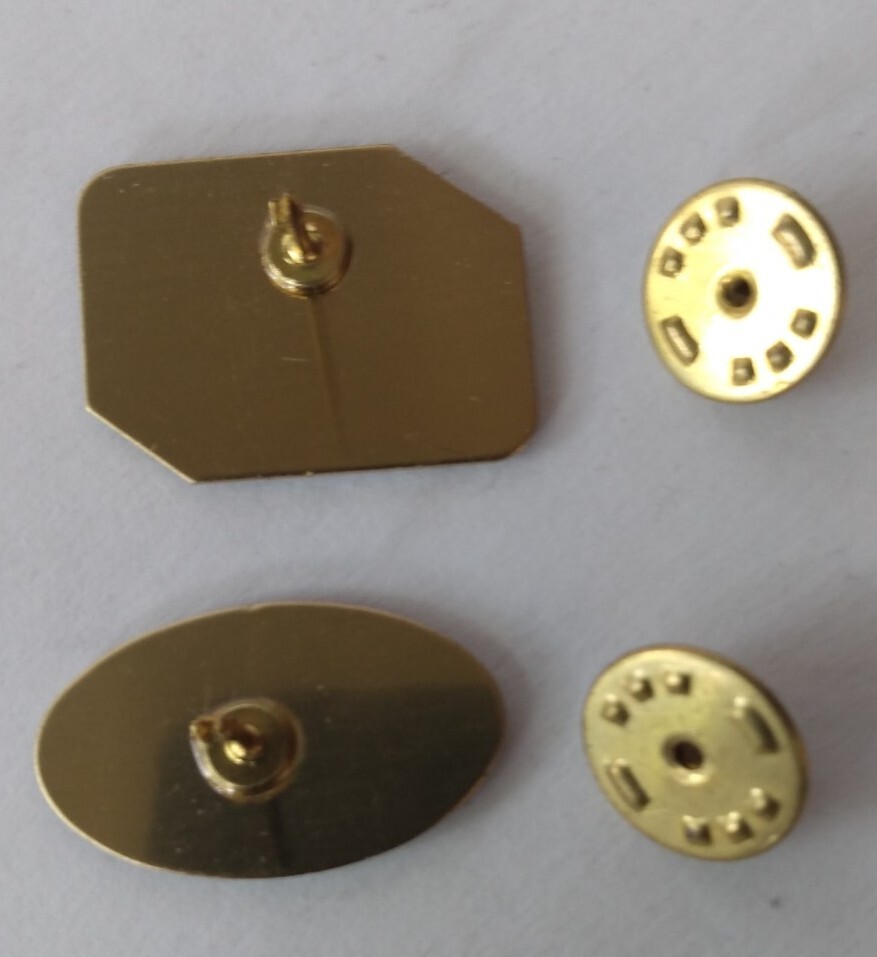 Las Vegas Pin Back Four Aces Gold Tone Cards Dice Gambling VTG Lapel ...