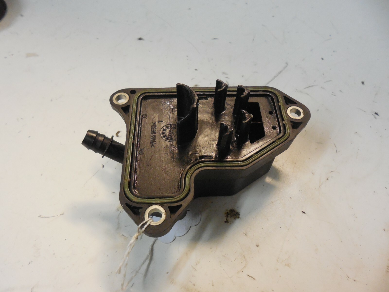 05-11 Mercedes M272 Engine Oil Separator 2720160134 | eBay