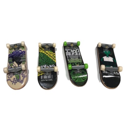 Tech Deck Lot of 4 Green Black Theme Mini Skateboards Alien Adam Alfaro ...