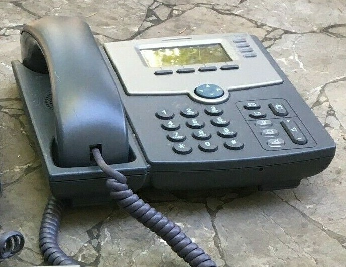 Cisco SPA504G 4-Line IP Phone with 2-Port Switch, PoE and LCD Display ...