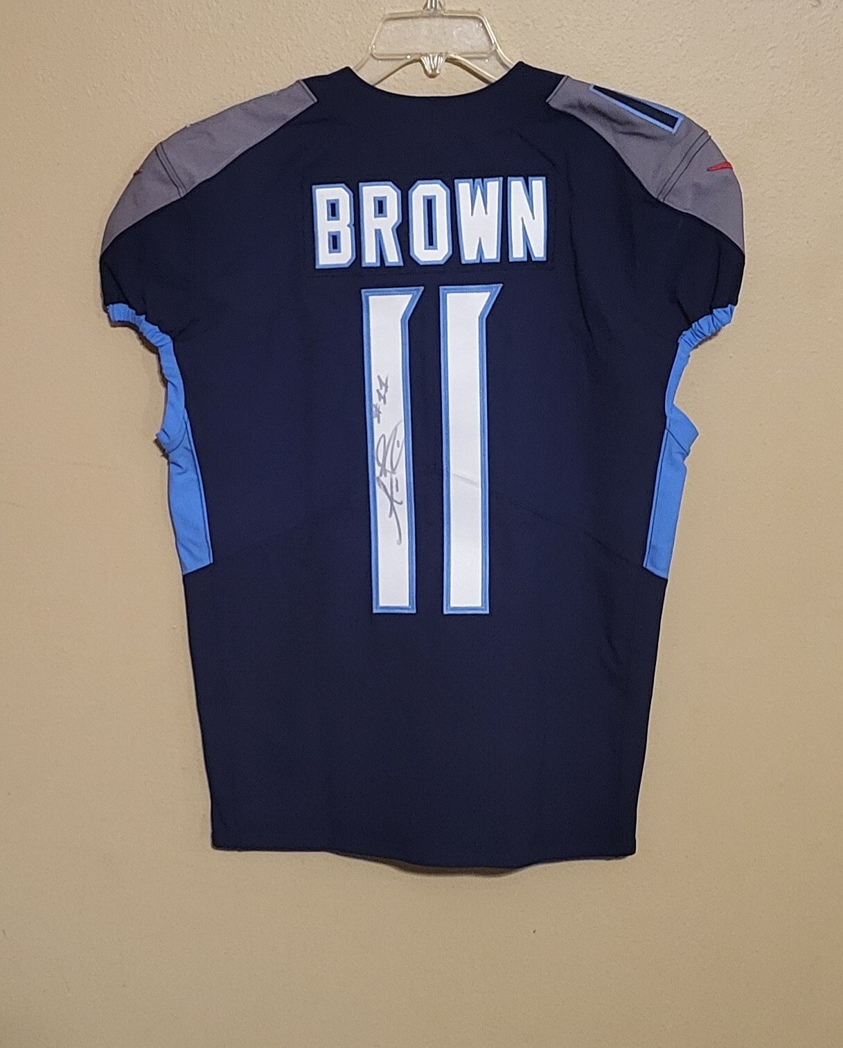 Autographed A.J Brown Game Issued Jersey Tennessee Titans/Philadelphia ...