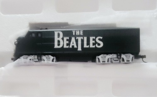 HAWTHORNE VILLAGE THE BEATLES EXPRESS HO SCALE ELECTRIC TRAIN SET 4 CAR ...