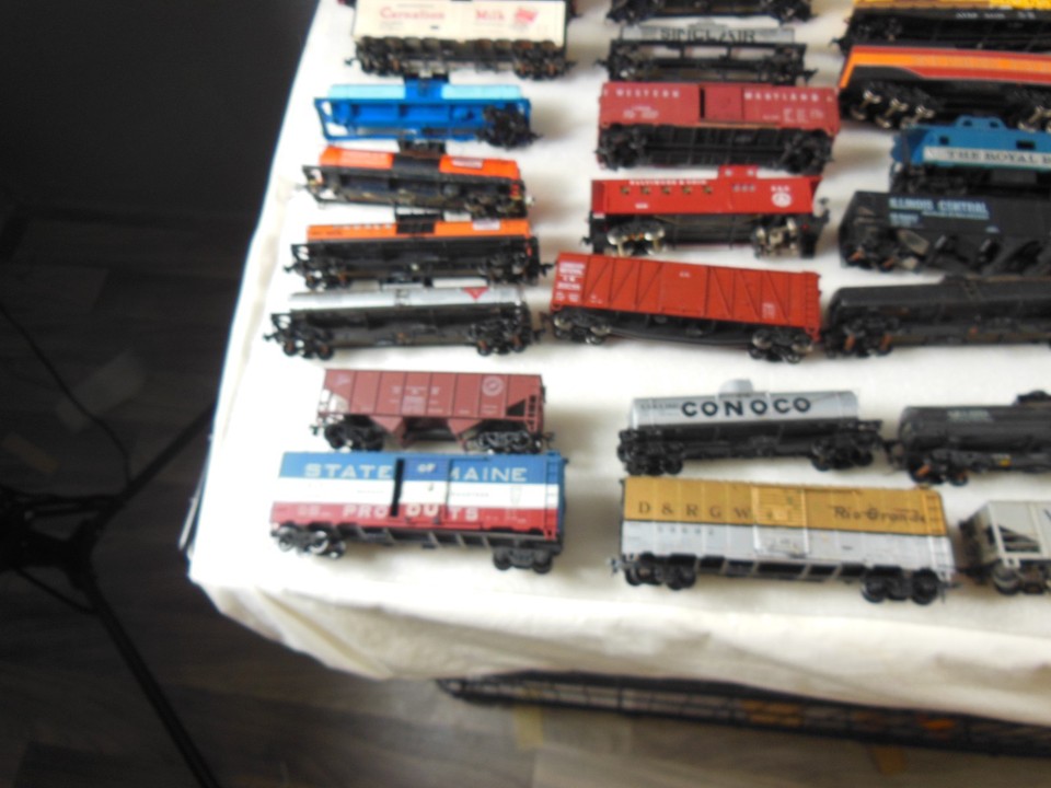 HUGE LOT HO Scale Train Cars Various Brands Passenger-Freight Need ...