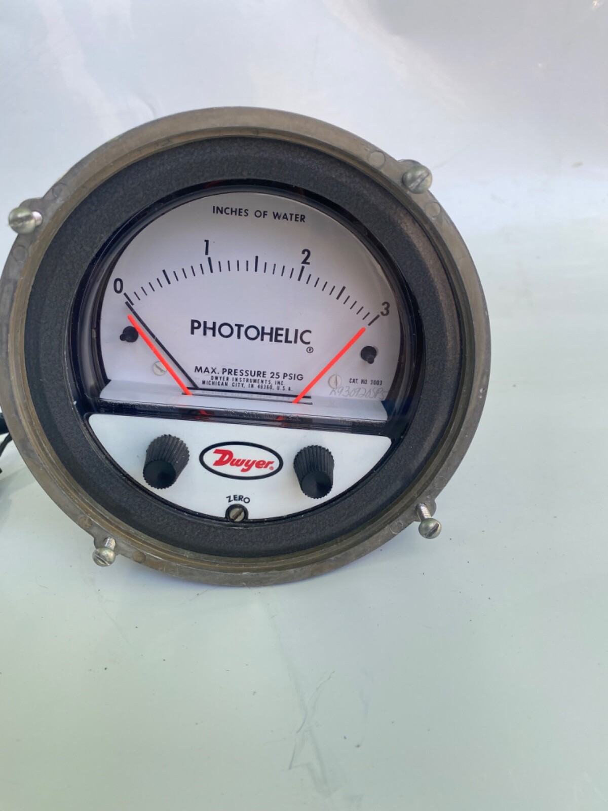 DWYER A3010 PHOTOHELIC PRESSURE SWITCH GAUGE 0-3 INCHES OF WATER | eBay