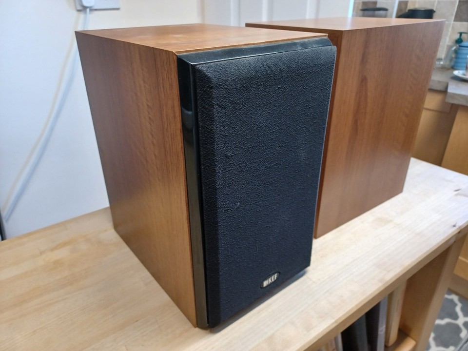 Pair of KEF C3 'bookshelf' loudspeakers. Unused. Perfect condition ...