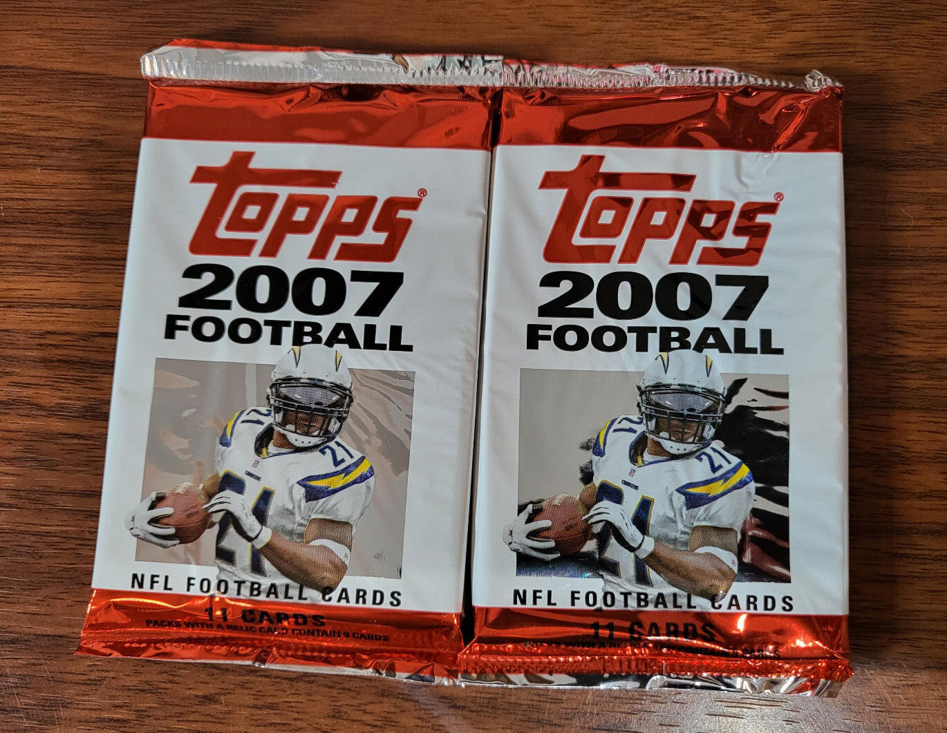 2007 Topps Football (2) 11 Card Retail Packs = 22 cards See description ...
