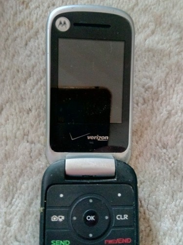 Motorola- silver- Flip Phone- Model: MOTBOT- 3 C - U - I | eBay