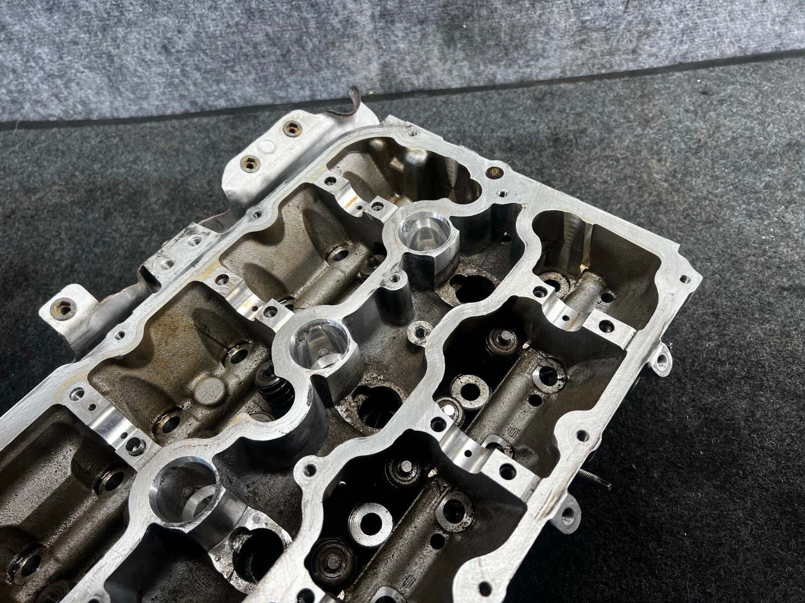 BMW 10-14 E70 E71 X5M X6M S63 LEFT SIDE BANK 2 ENGINE 5-8 CYLINDER HEAD ...