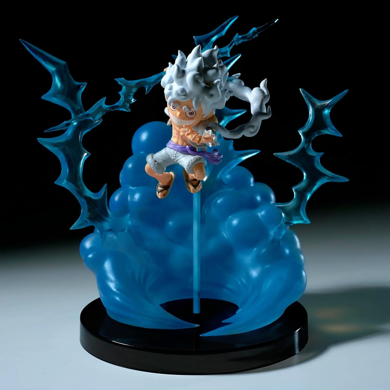 Banpresto: One Piece Monkey D. Luffy Gear 5 - World Collectable Figure ...