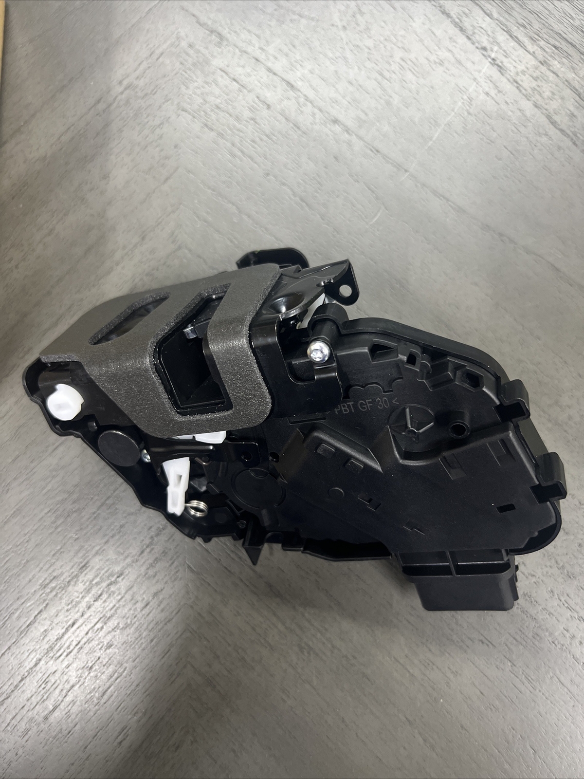 URO Parts LR091360 Door Lock Actuator For 08-19 LR2 LR4 Range Rover ...