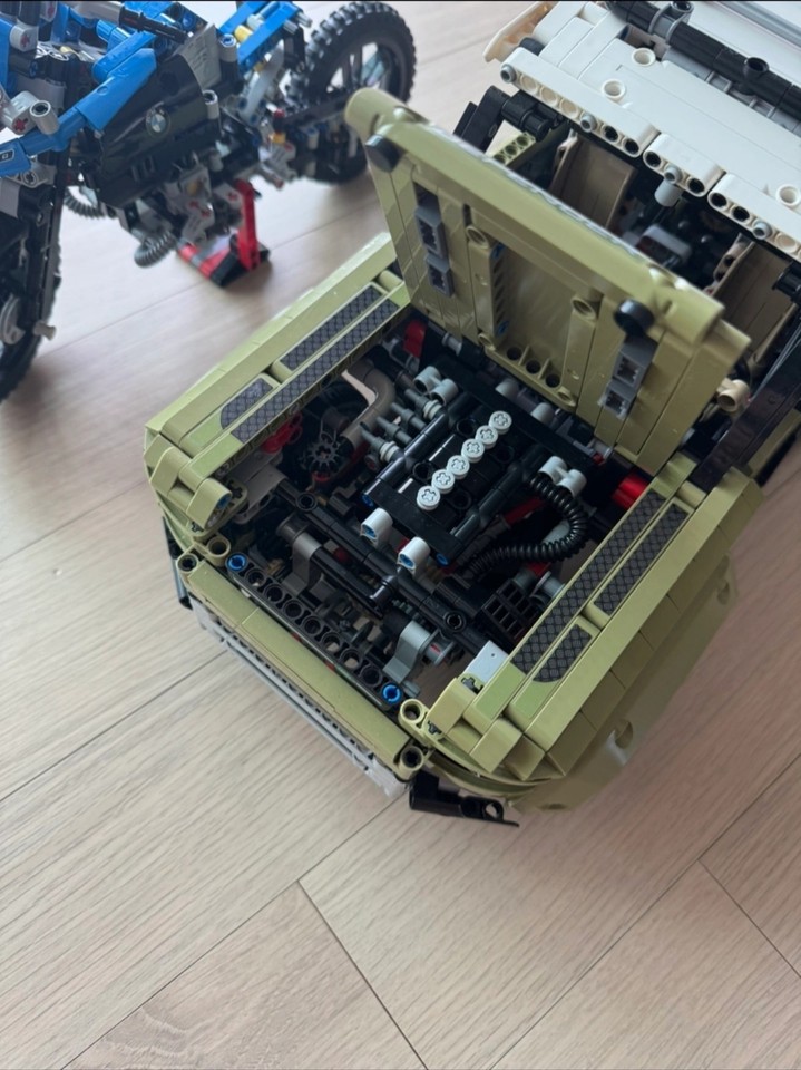 LEGO Technic 42110 Defender + 42063 BMW R1200 – Bundle Only, No Box ...