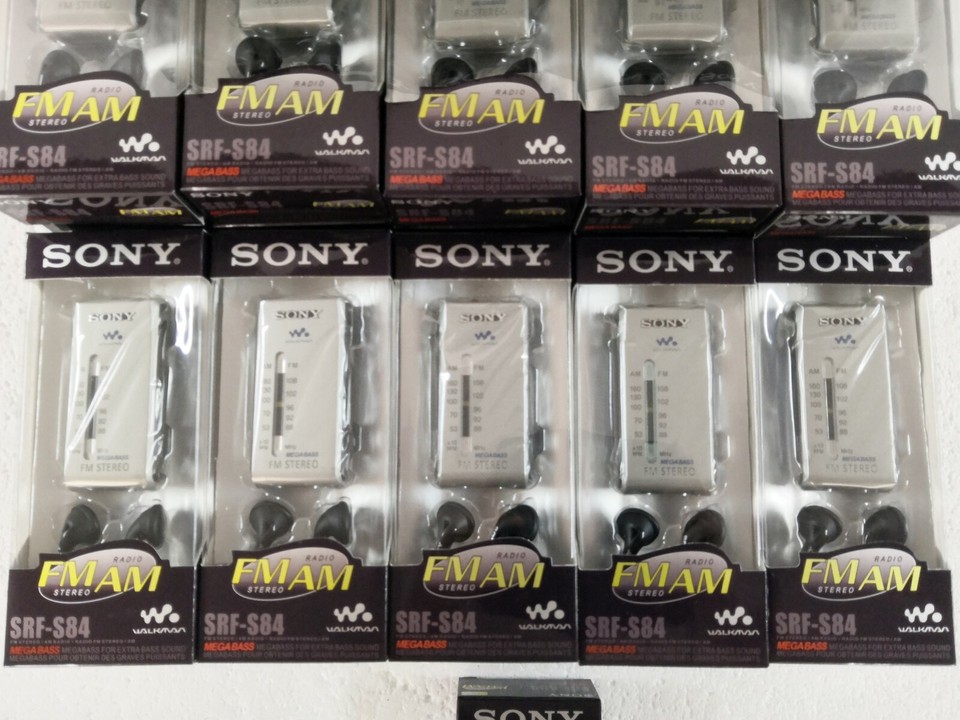 RADIO Sony SRF-S84/S FM/AM Super Compact Radio Walkman Analogue Tuner ...