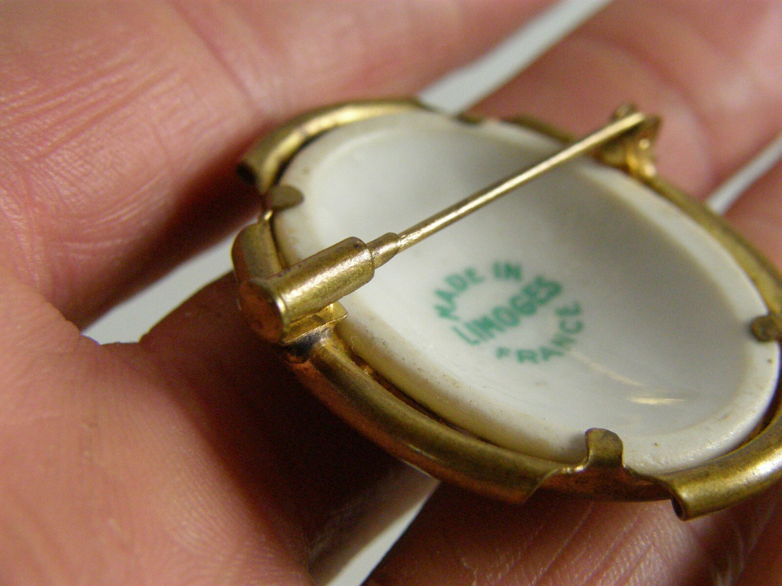 Victorian Hand Painted Porcelain Cameo Brooch Pin Lim… - Gem