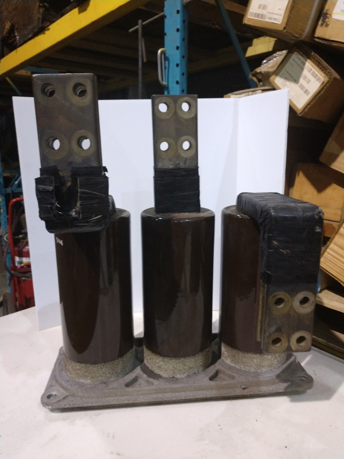 GE Magna Blast 5kV 1200A Switchgear Bottles 1/set Excellent condition ...