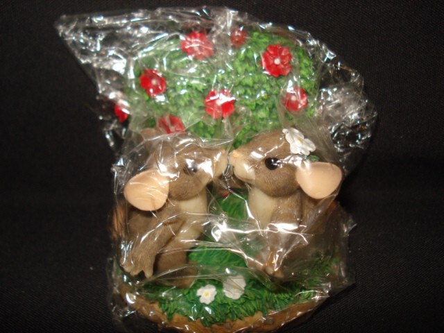 Charming Tails Kissing in the Park Mouse Mice Fitz and Floyd Figurine ...