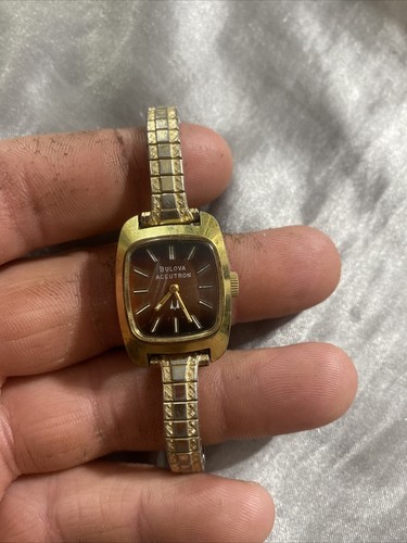 Vintage Bulova Ladies Gold Tone Square Dial 97L14 Wristwatch New ...