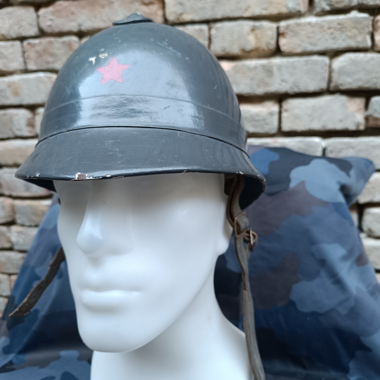 Militia Yugoslavia - Socialist Yugoslav police helmet-casque with red ...