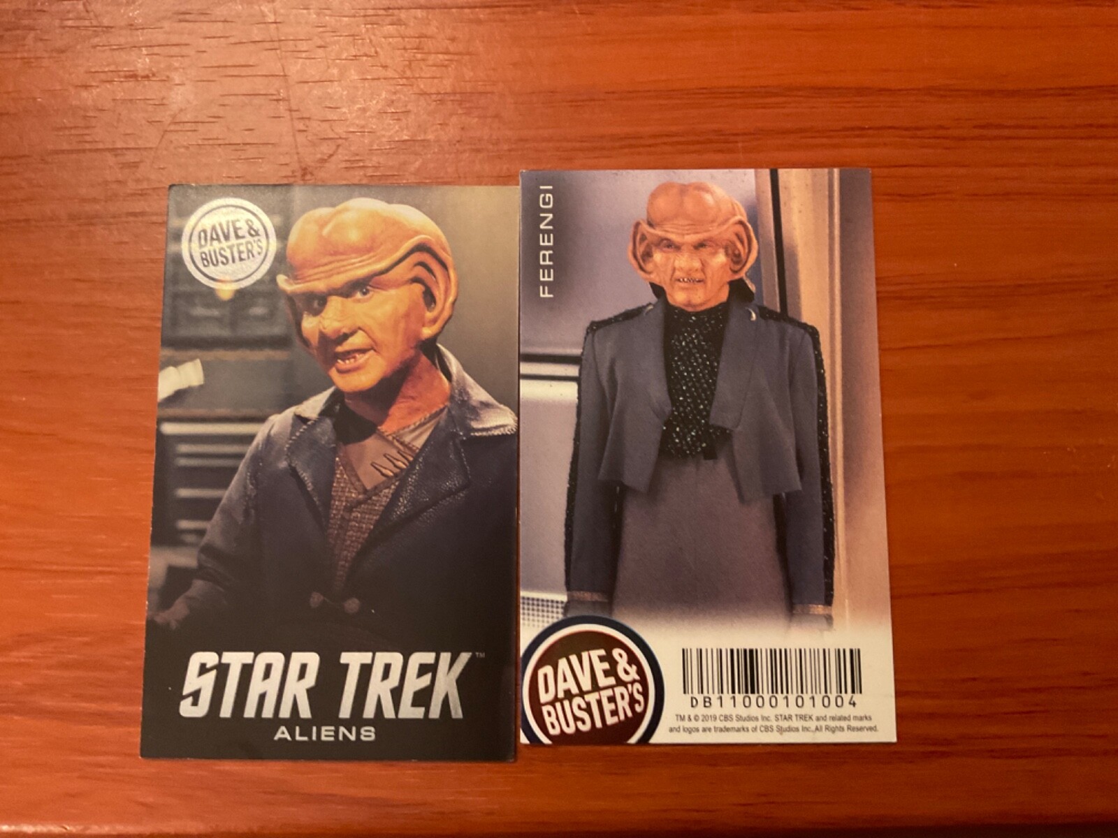 Dave and Busters Star Trek Aliens + Foil Limited Coin Pusher Game Elaut ...