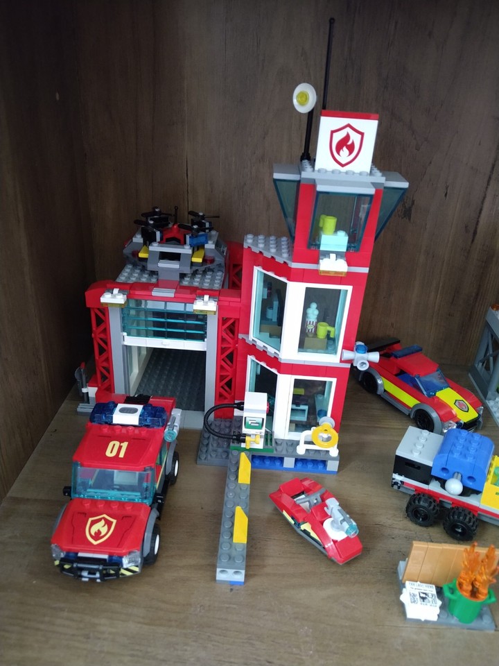 Lego City Fire Rescue Tower Building Station 60215 Fire Brigade Sardine ...