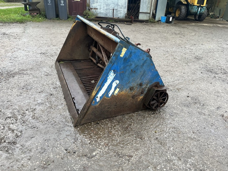 Tanco Beet Bucket. Loader Tractor Telehandler Trailer Spreader Tanker ...