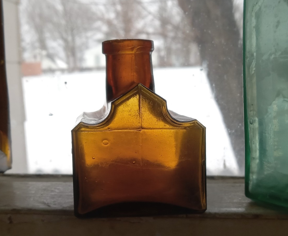 LEVISON'S INKS ST.LOUIS 1880s AMBER CABIN COTTAGE SHAPE PENREST INK ...