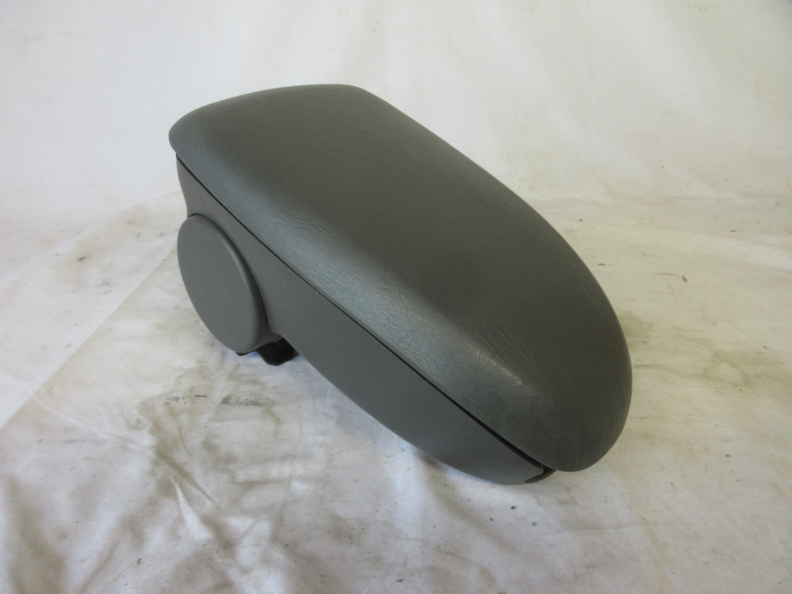 00-07 Ford Focus center console storage bin arm rest GRAY ~ 009 09 09 ...