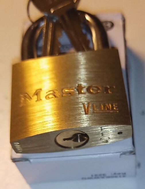 New!! MASTER LOCK V LINE BRASS PADLOCK #4140, 40MM | eBay