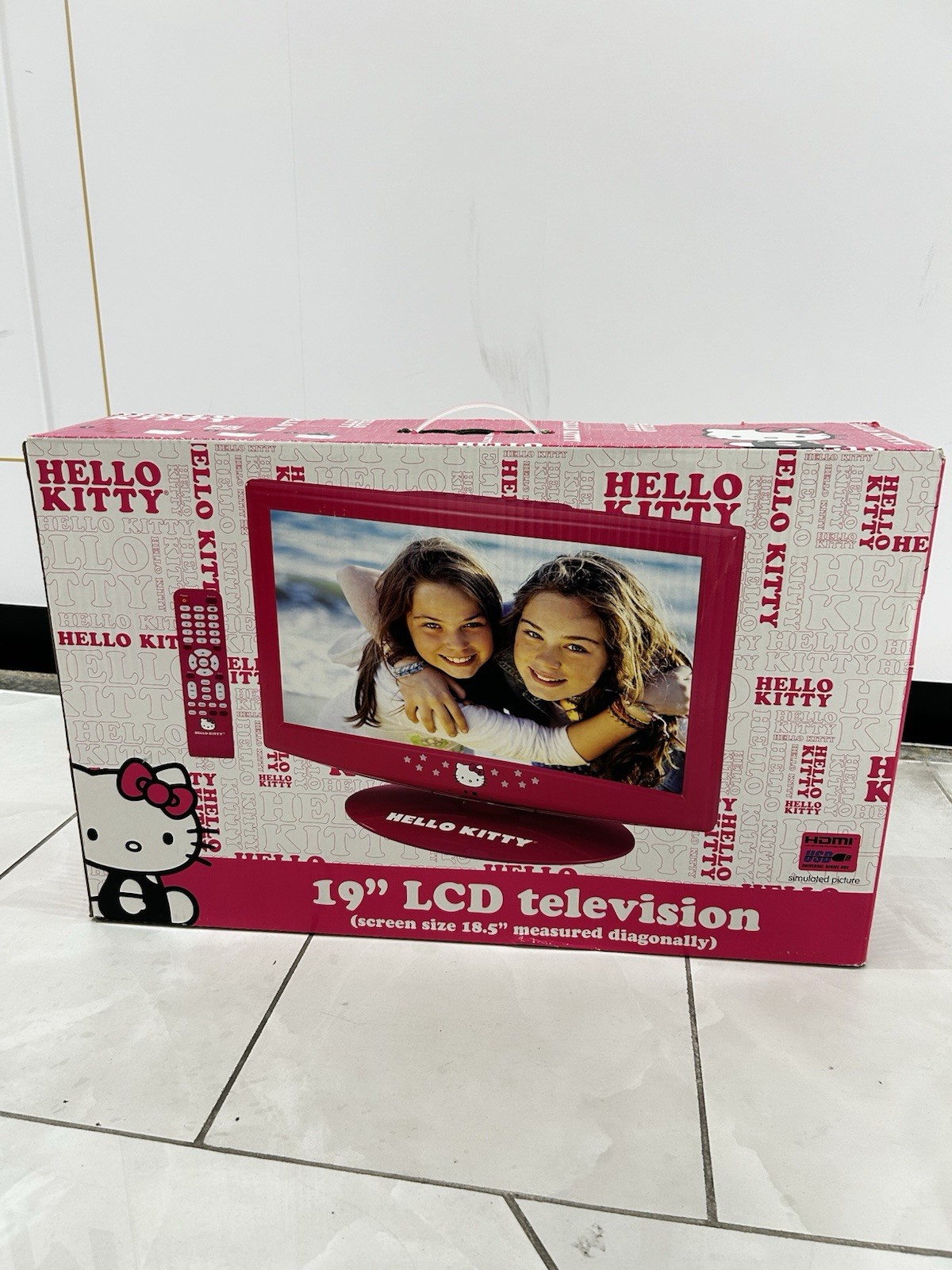 Sanrio Hello Kitty Pink 19" LCD TV/Monitor - Intertek KT2219 NEW | eBay