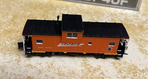 Atlas N scale Caboose BNSF Custom painted, interior lighted, blinking ...