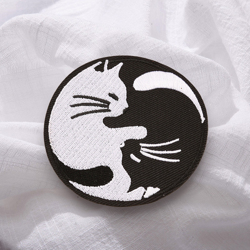 Cartoon Alien Embroidered Sew On Iron On Badge Patch Bags Fabric Craft ...