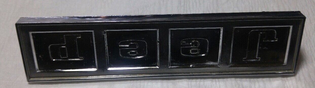 1960s/1970s JEEP COMMANDO/GLADIATOR/JEEPSTER/WAGONEER TAILGATE EMBLEM ...