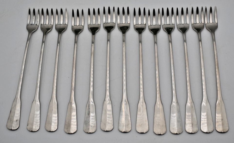 Lot of 13 Oneida Distinction Deluxe AMERICAN COLONIAL Stainless ...