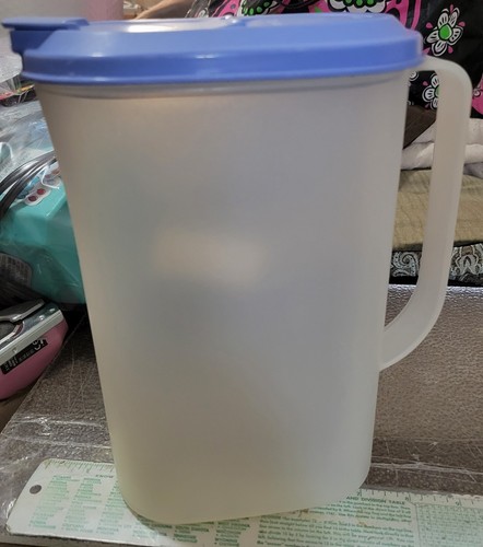 Vintage Tupperware 2qt Refrigerator Pitcher 2009E Lid 2010 & Flip Top ...