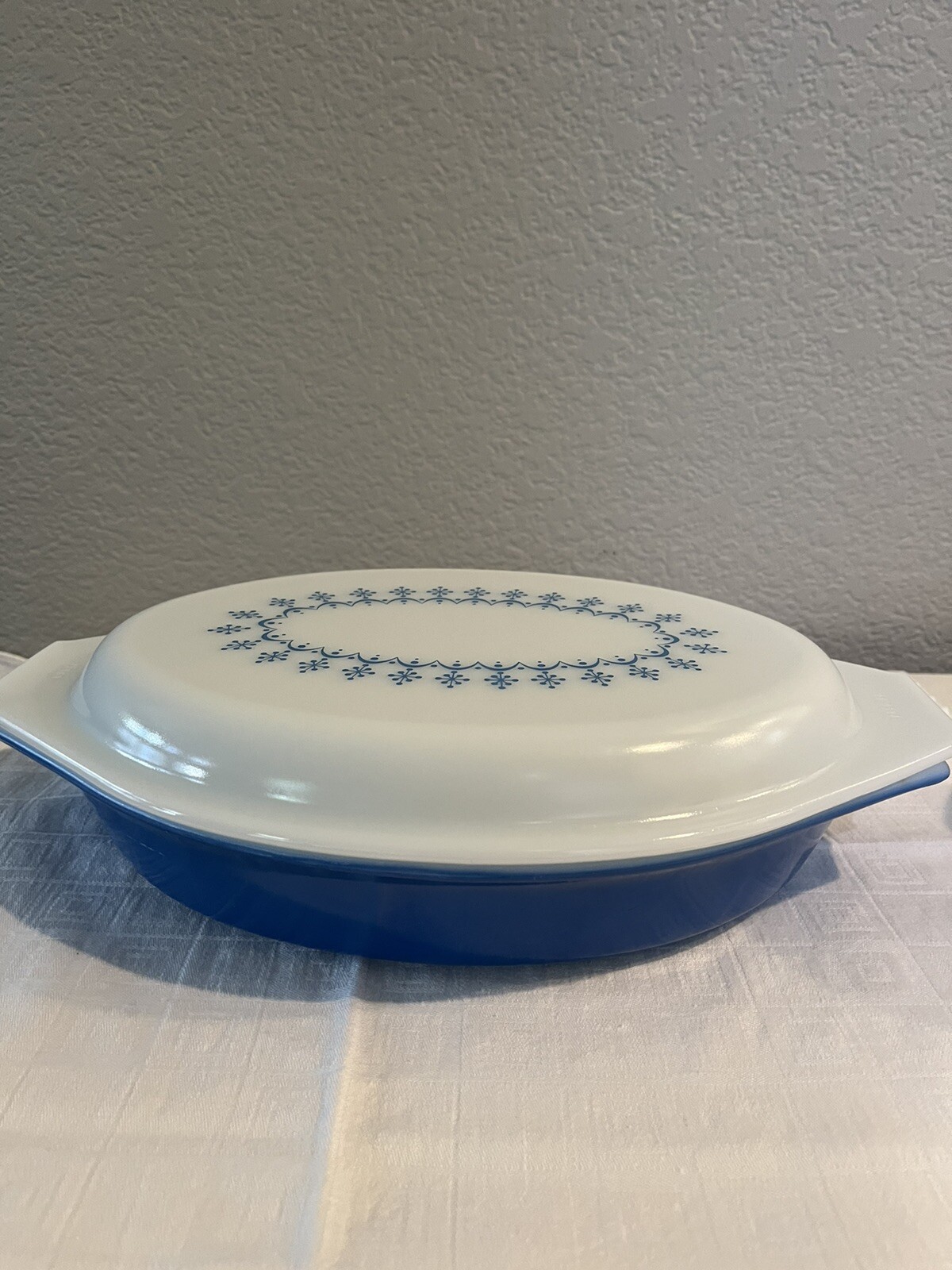 Vintage Pyrex Blue Snowflake Garland Divided Casserole Dish with Lid 1. ...