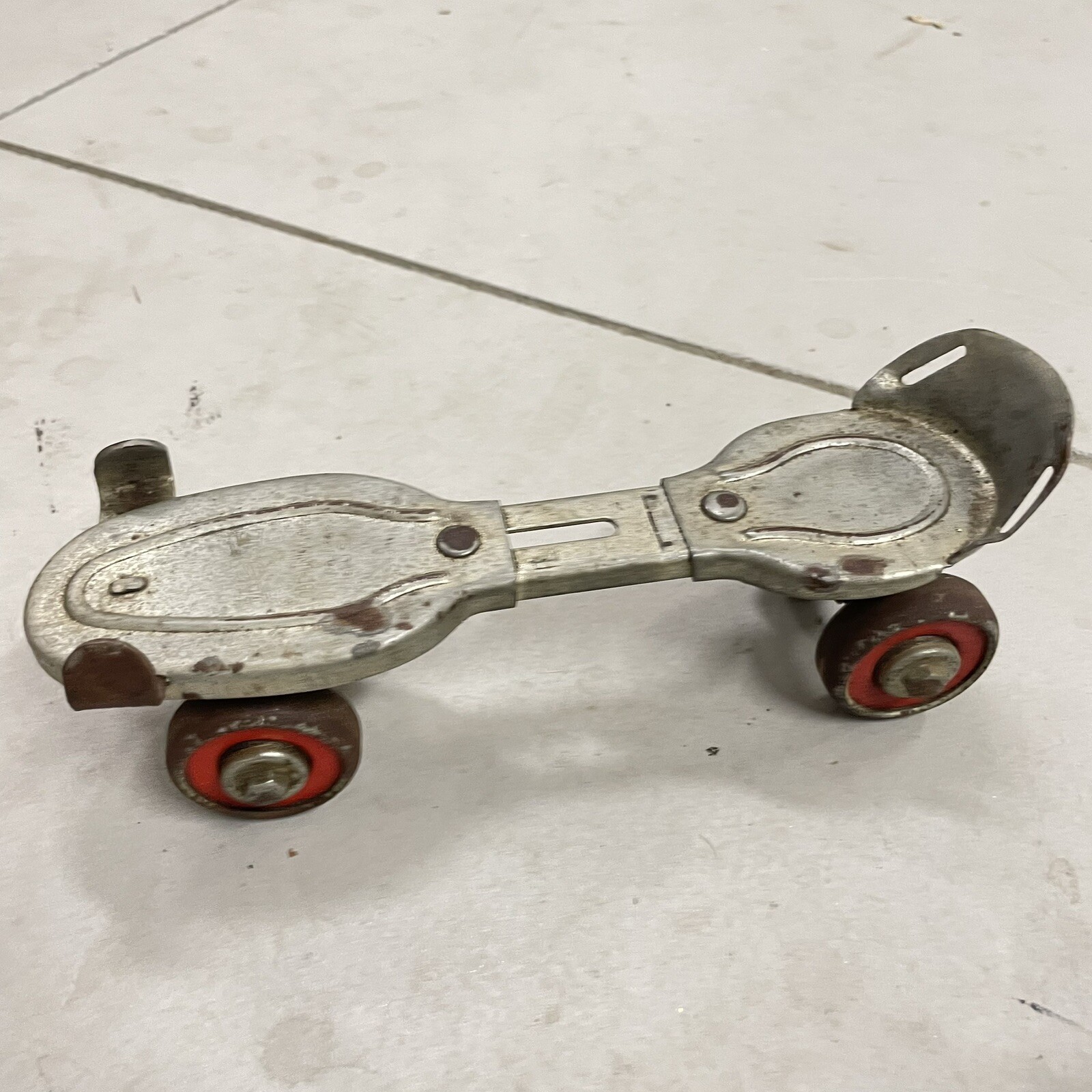 Vintage Metal Roller Skates Adjustable Metal Wheels Globe Union - BN | eBay