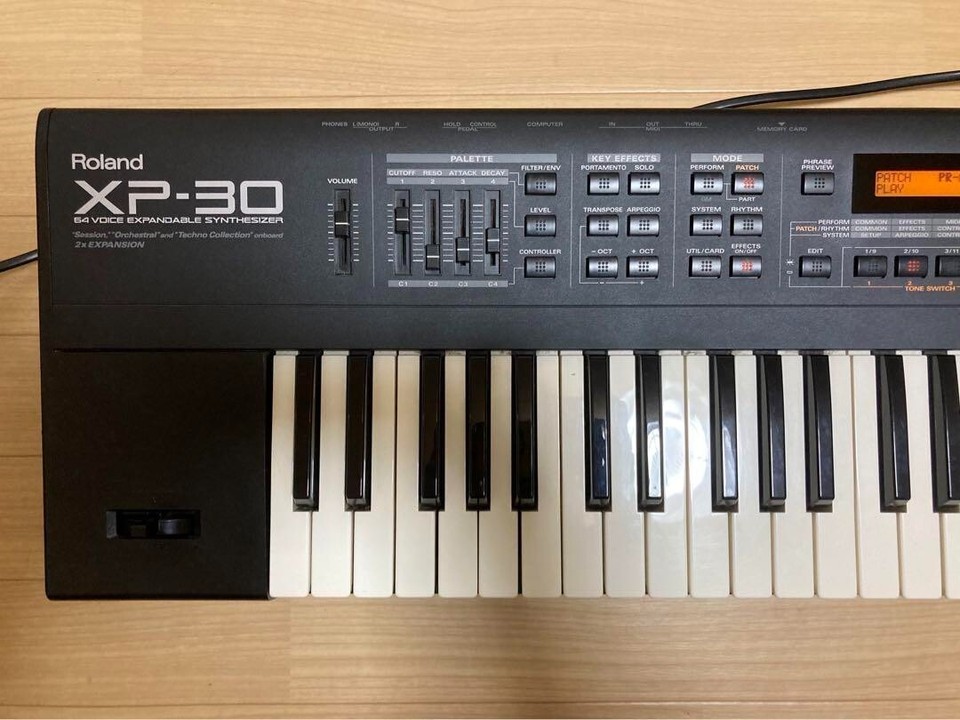 Roland XP-30 61-Key Keyboard Synthesizer Black keyboard Music ...