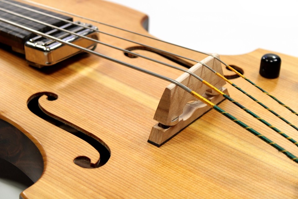 Peters Hybrid Bass, Upright tones in a E-bass package. Handmade in the ...