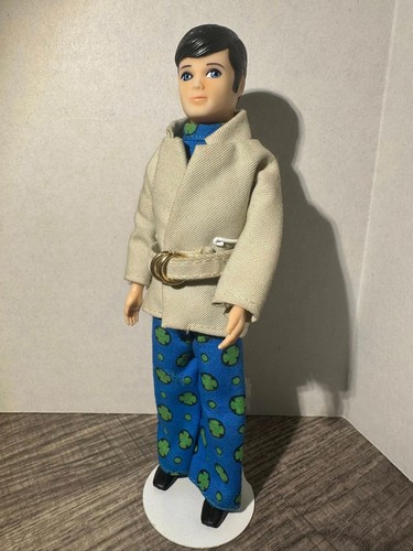 1970s Topper Dawn Doll GARY wearing Groovy Gear w/doll stand Nice! | eBay