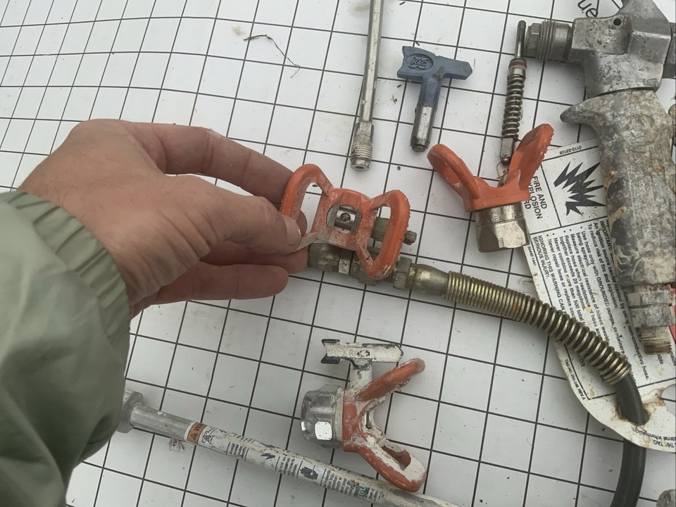 Genuine Graco 390, 288420 Contractor Gun ++ LOT of GRACO STUFF USED ...