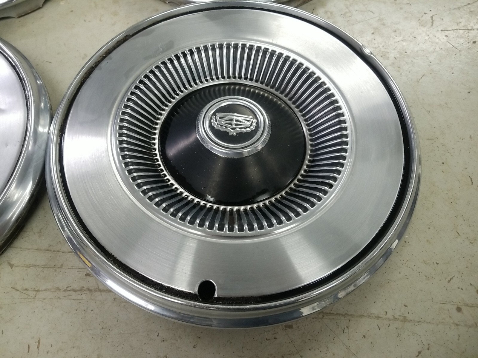 *Set of 4* Vintage 1972-1977 Ford Mercury Montego Comet Torino Hubcaps ...