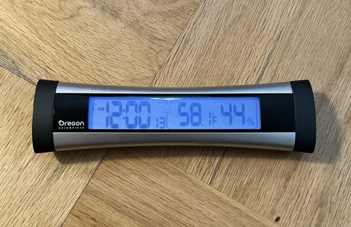 Oregon Scientific RMR616HGA Atomic Alarm Clock W/Wireless Thermo-Hyg NO ...