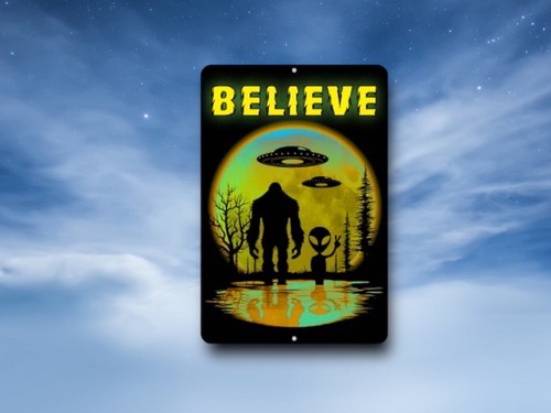 Bigfoot Sasquatch Metal Wall Decor - Alien, UFOs 8”x12” sign Man Cave ...