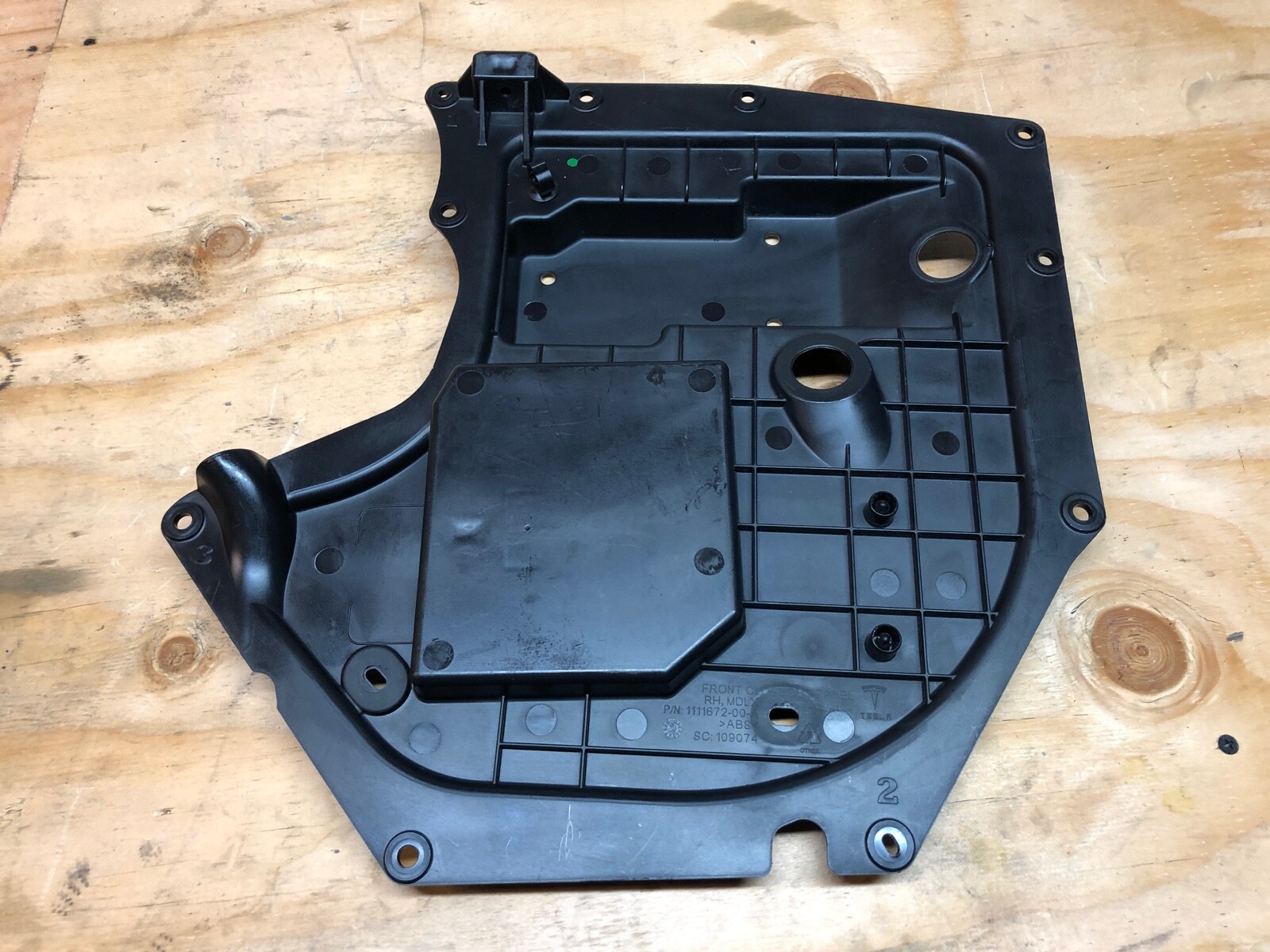 2016-2019 TESLA MODEL X FRONT DOOR CLOSE OUT PANEL RIGHT SIDE 1111672 ...