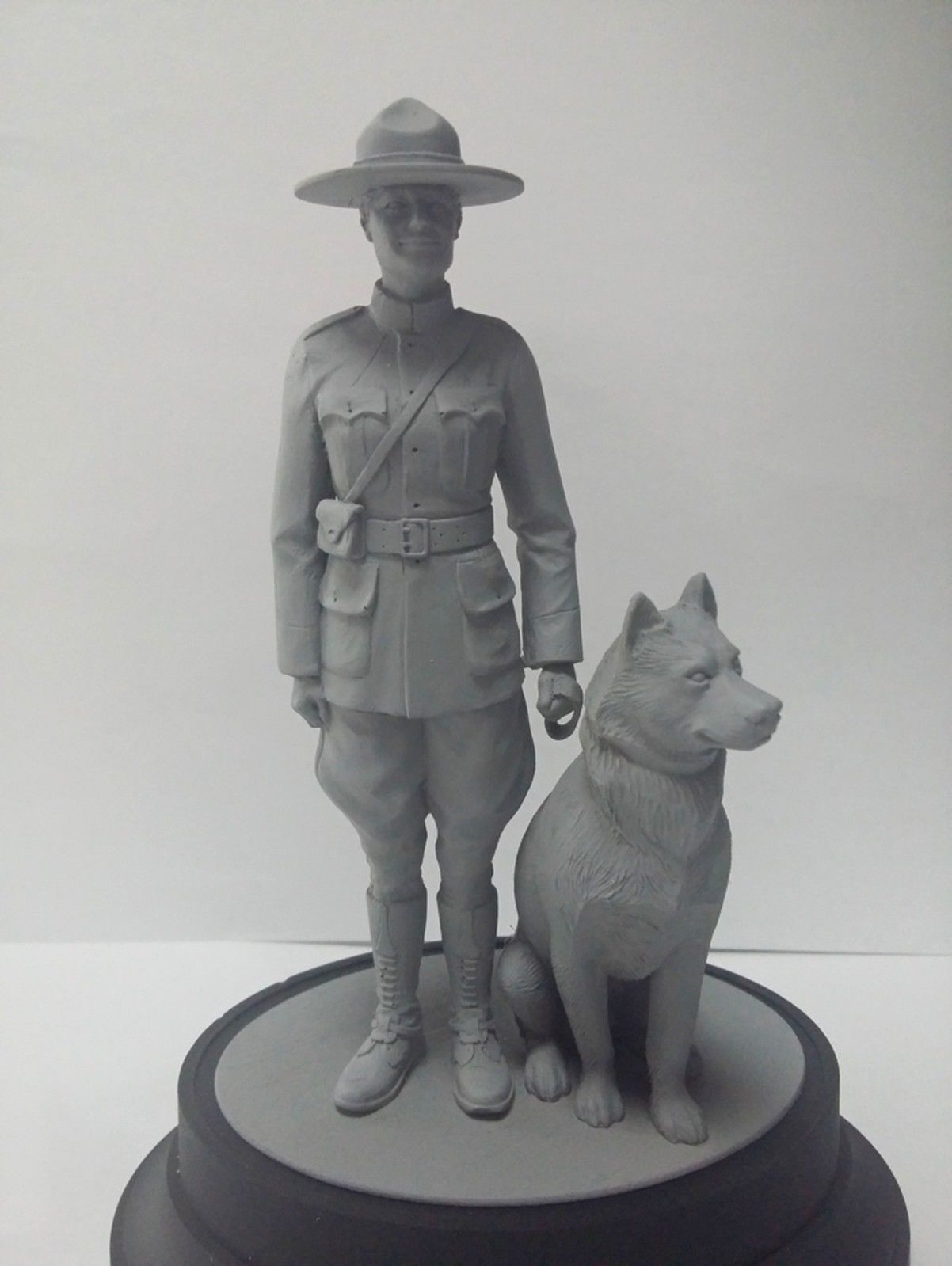 ICM 16008 - 1/16 - RCMP Female Officer with dog World's Guards scale ...