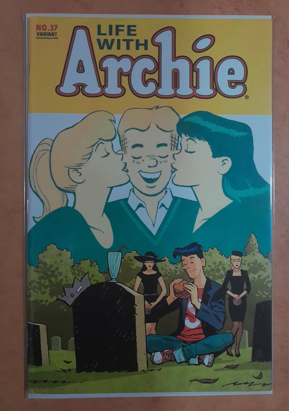 LIFE WITH ARCHIE #37 VARIANT Death of Archie | eBay