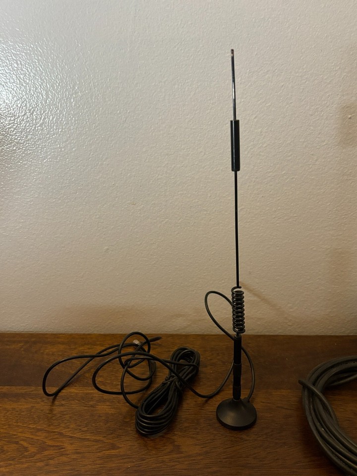 Vintage HTX-10 Ham Radio Lot w two antennas and small speaker ...